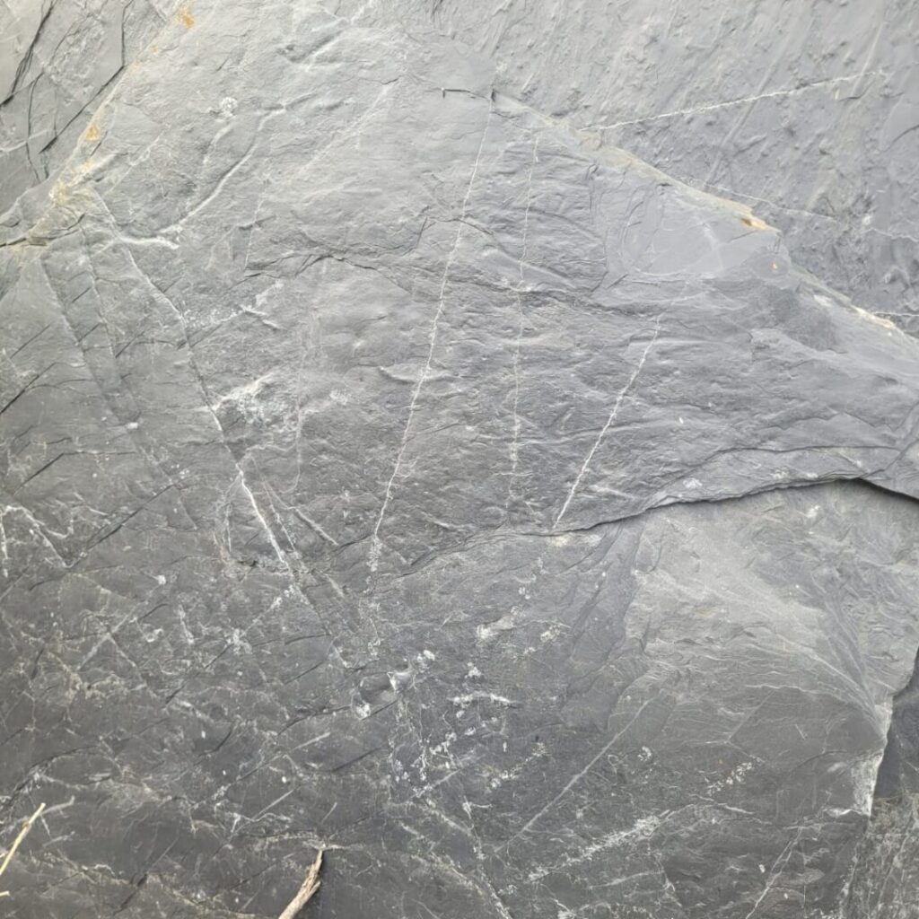 Piedra Laja Corte Natural Negra Buenaventura - Beca Andamios